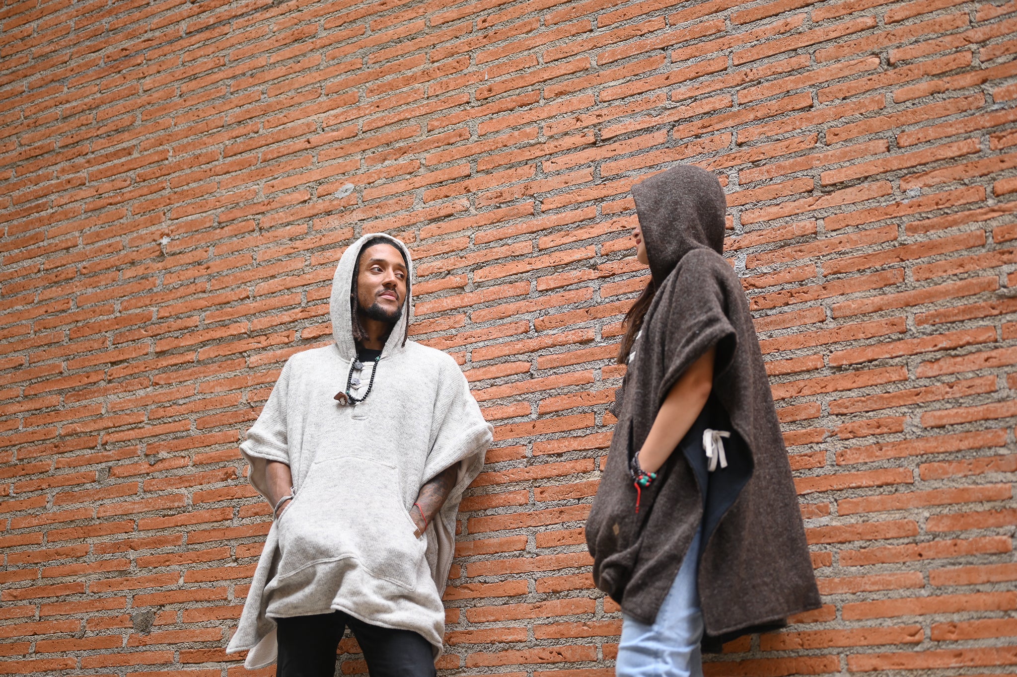 Woll-poncho's Abajo & Arriba – unisex, warm en stijlvol | virblatt